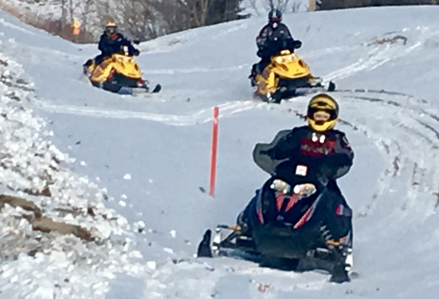 iowasnowmobiler.com: Your Guide to Snowmobiling in Iowa